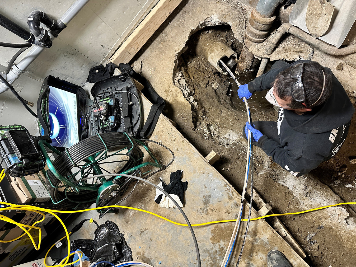 Relining a Pipe with the PipeCaster Pro SIPP System to Make it Smooth ...